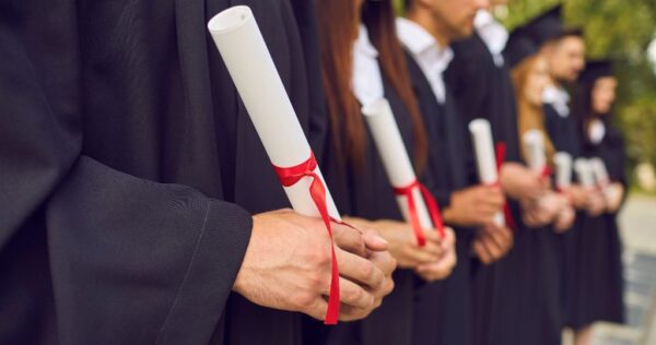 Job Description of Funeral Director: Skills & Responsibilities